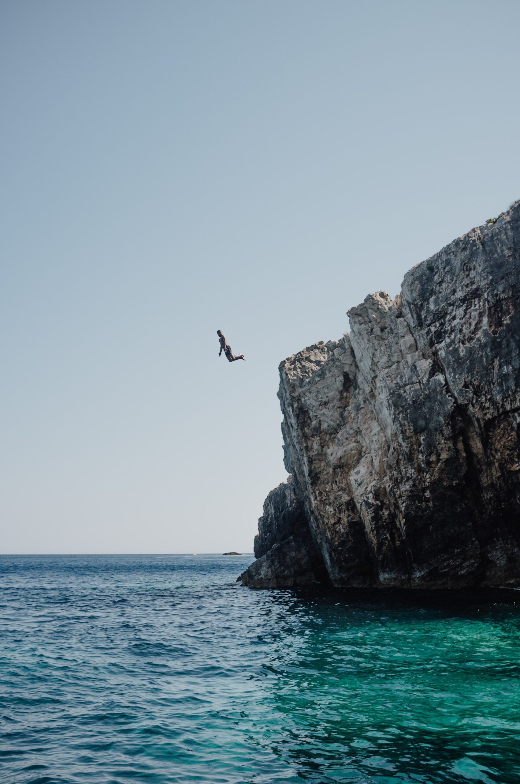Cliff Diving in Malta- Gozo/ Comino and Blue lagoon – i Malta Boat Trips